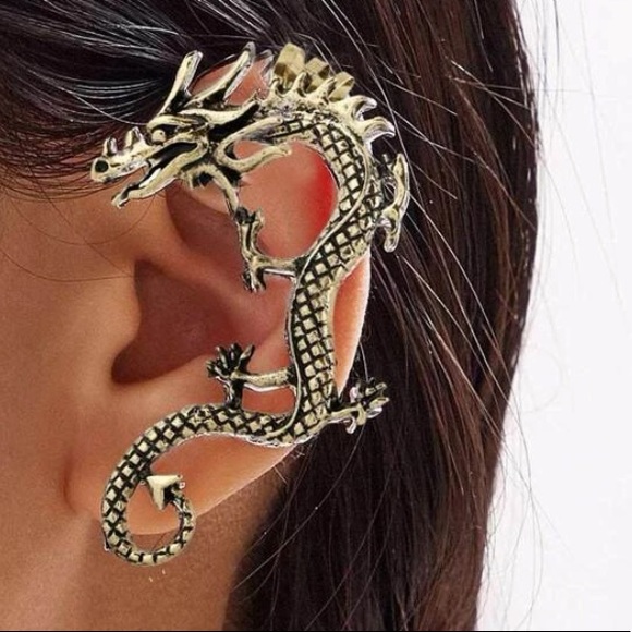 Hot Topic | Jewelry | New Dragon Ear Climber | Poshmark